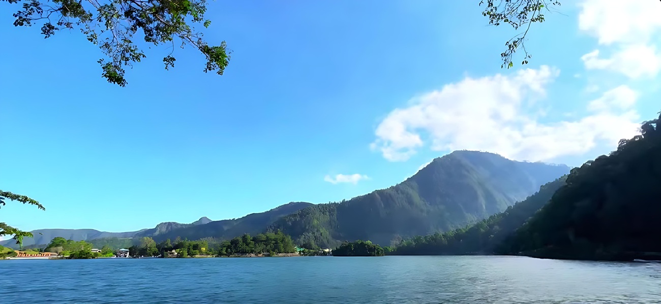 Telaga Sarangan: Kisah Legenda, Daya Tarik Wisata, & Harga Tiket ...